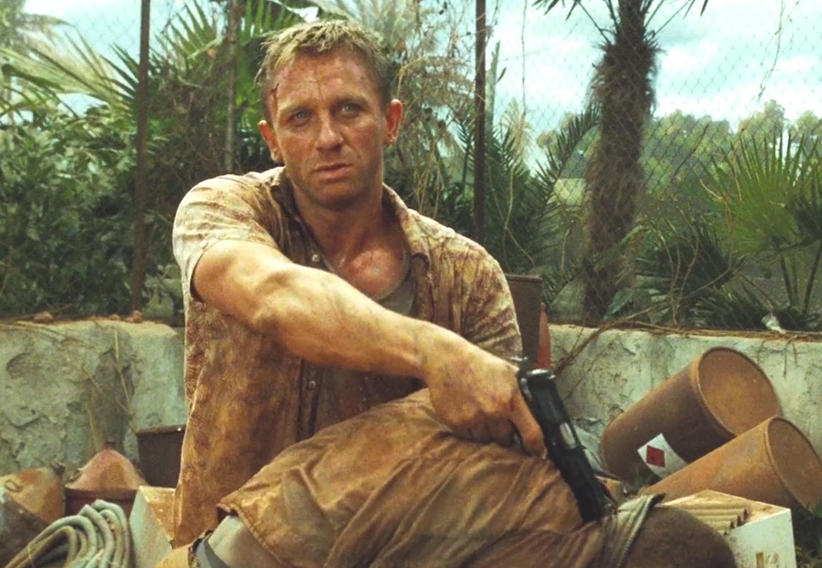 Ikväll på SVT1: Daniel Craig nobbade nästan "den bästa Bondfilmen"