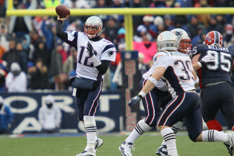 'Pitchers of beer and chicken wings': Tom Brady recalls a memorable ...
