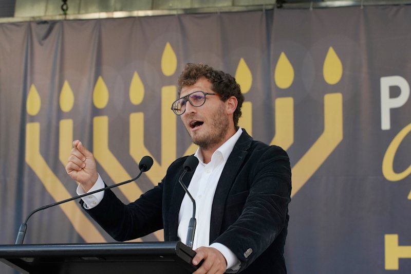 Rabbi’s family evacuated after car firebombed on Christmas morning