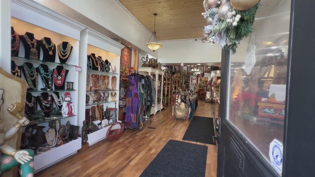 Businesses in Colorado's Idaho Springs say warm weather is impacting sales