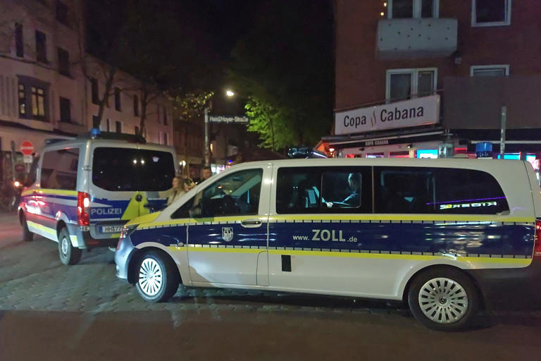 Ausgequalmt! Polizei stellt kiloweise illegalen Shisha-Tabak und noch ...