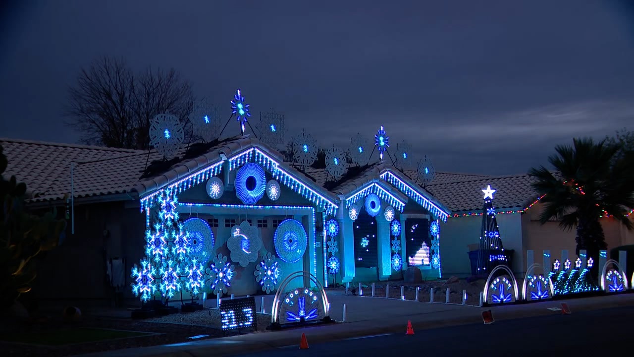 Phoenix homeowner syncs 40,000 lights to holiday music