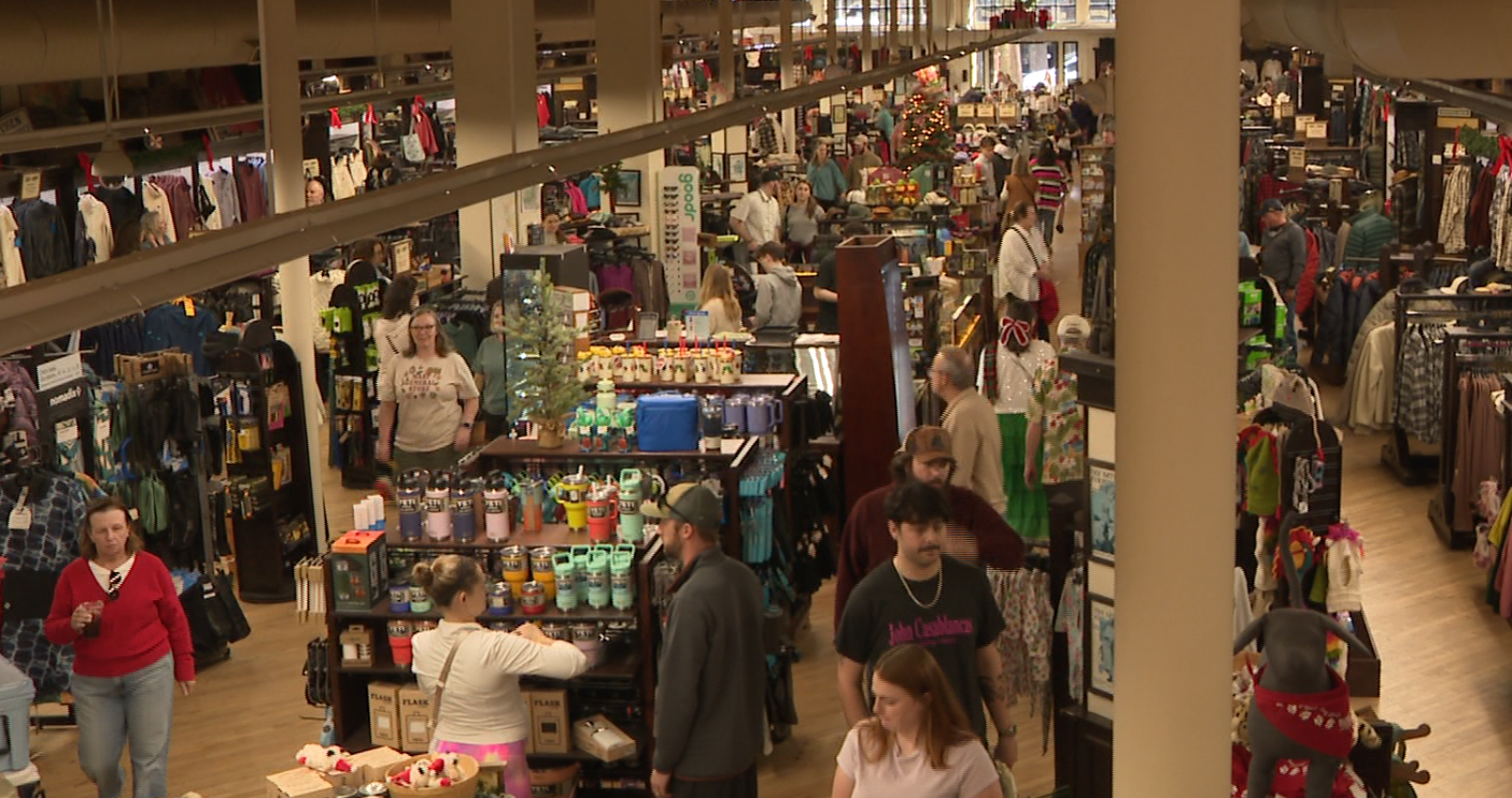 Upstate shoppers seek last-minute gifts ahead of Christmas morning