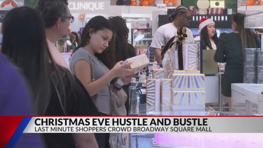 East Texans line up for last minute Christmas shopping at Broadway ...
