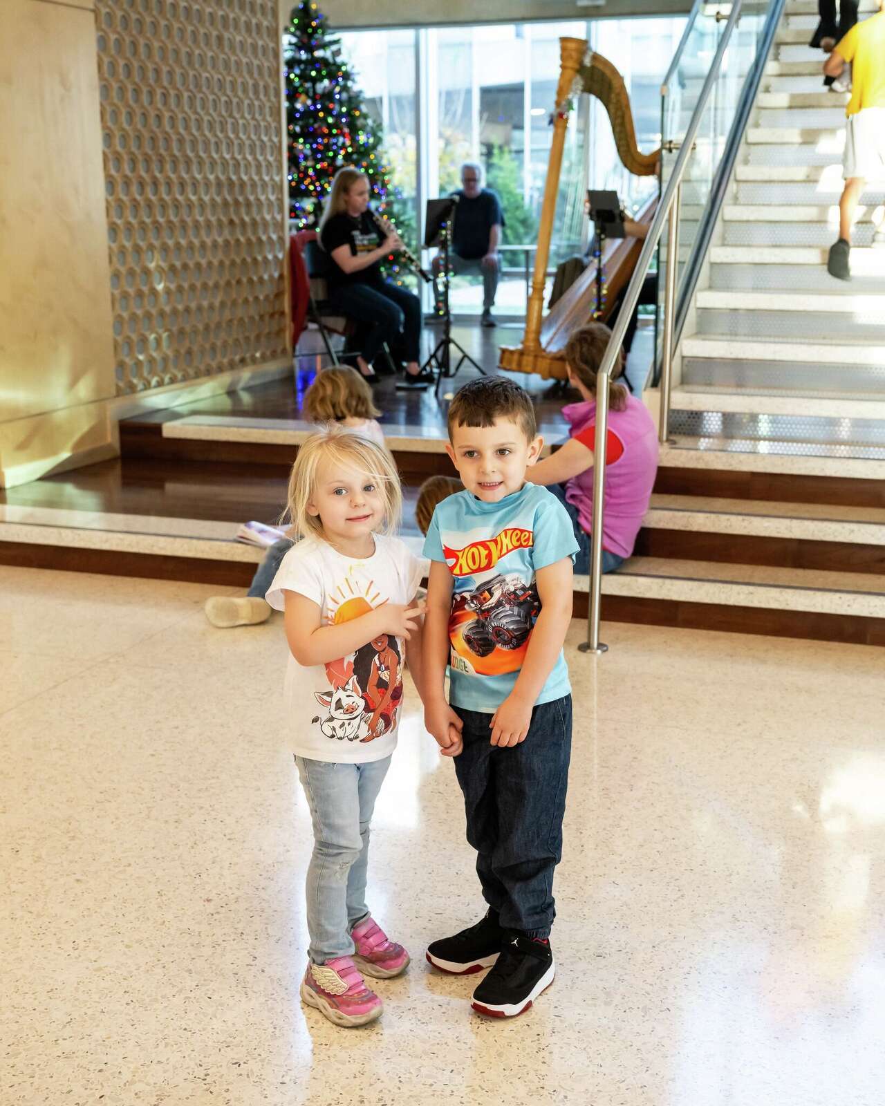 Duo da Capo cap off Round Rock's Hometown Holiday concerts at library