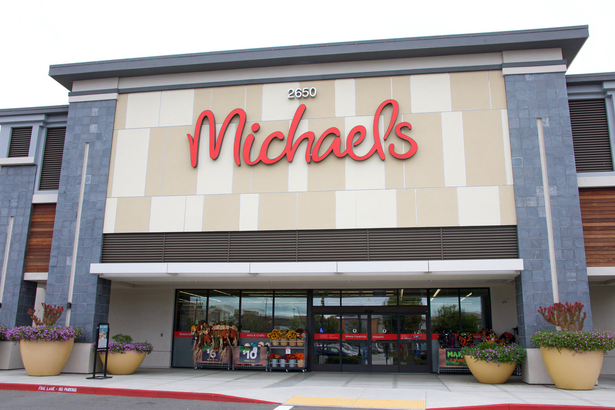 Michaels is selling a 'rustic' new trinket shelf, and shoppers are ...