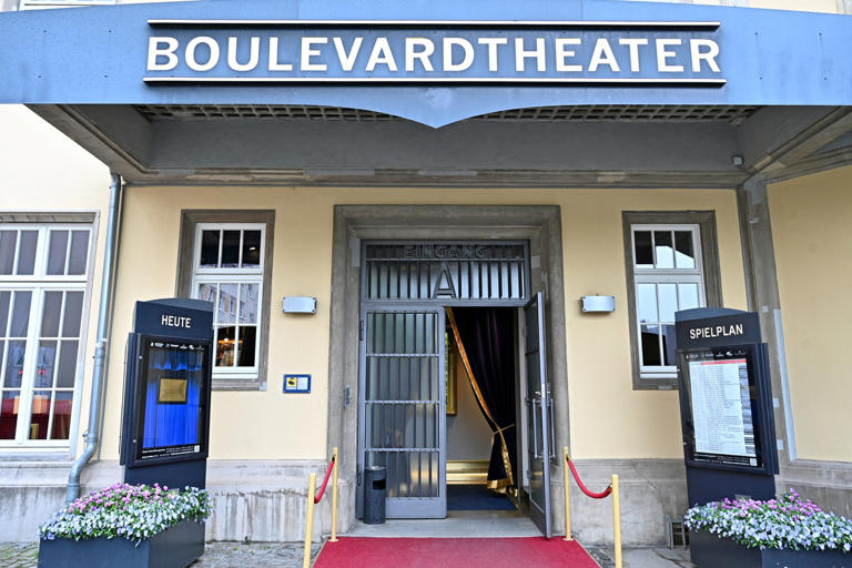 Klamme Kasse: DVB versteigern jetzt Haltestellen-Ansagen