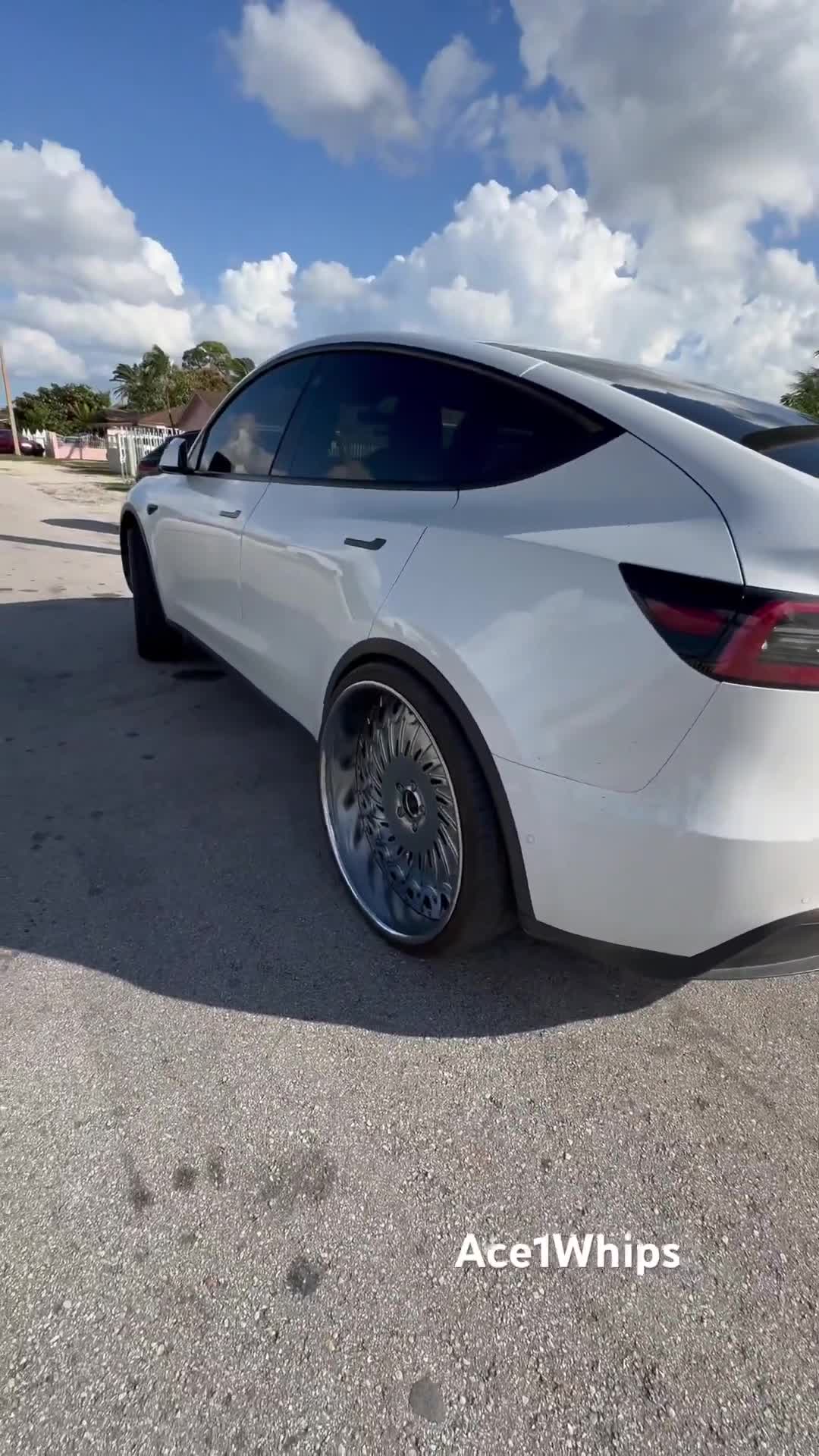 First ever Tesla Model Y on 26’s Asantis