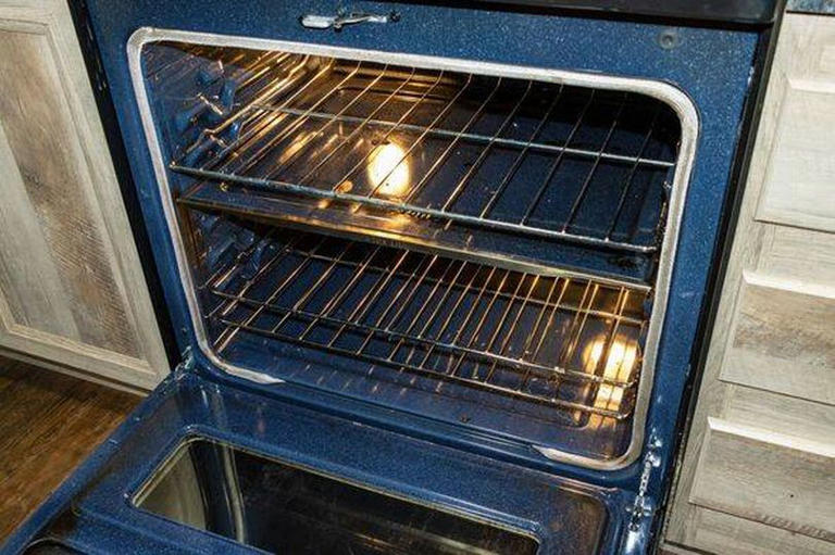 'Easy' way to tackle greasy oven after Christmas dinner with no scrubbing