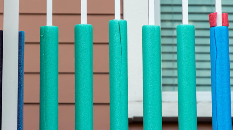 19 genius winter pool noodle hacks you should be using for yourself