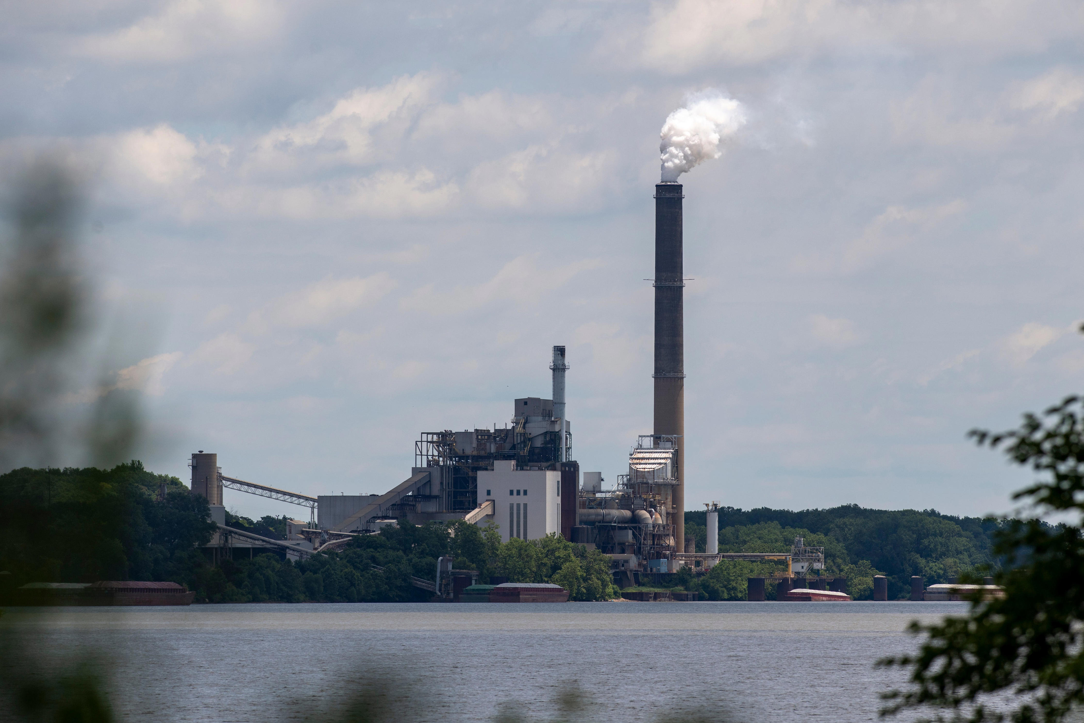 Op-ed: Trump’s coal extension is raising utility bills for Hoosiers