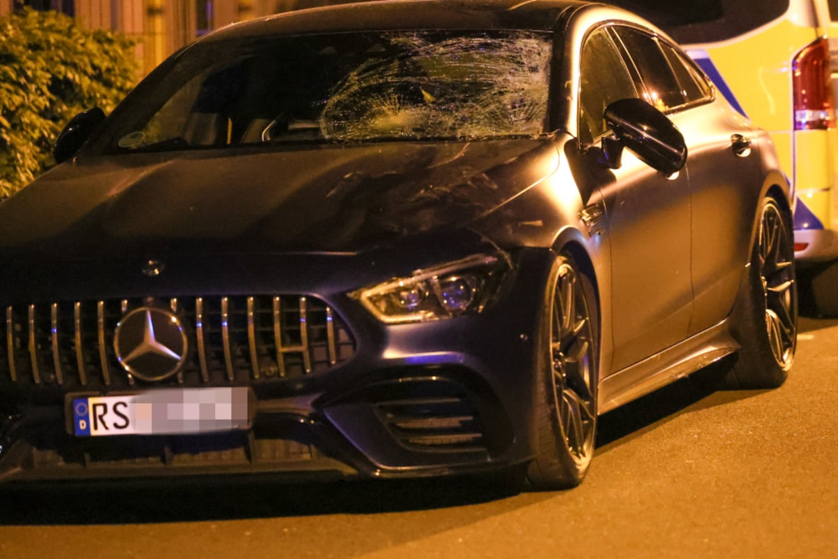 24-Jähriger rast mit 600-PS-Benz in Fußgängerinnen: Junge Frau (†19 ...