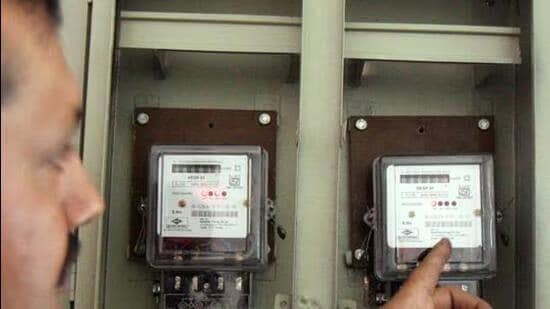Ludhiana: Meter readers halt billing work in Khanna, Mandi Gobindgarh