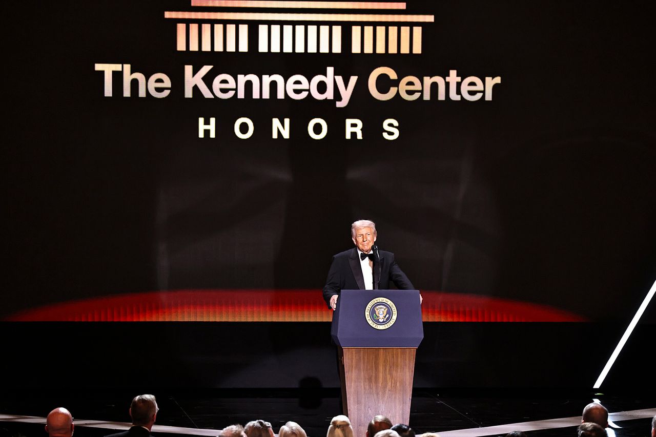 And now, the Trump Kennedy Center Honors: CBS kicks off awards ceremony ...