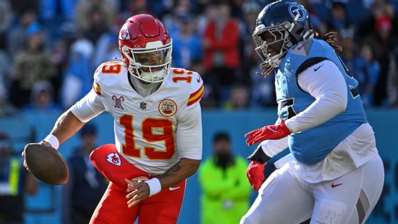 Fantasy playbook: NFL Week 17 shadow reports, lineup locks and ...