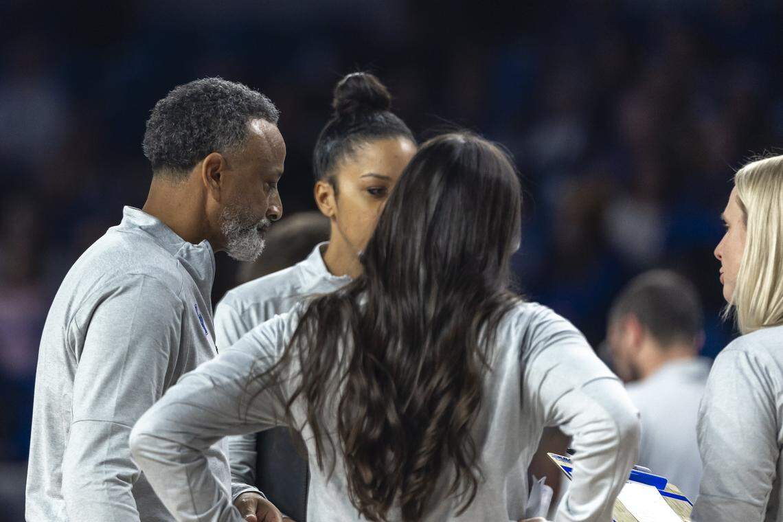 ‘Go enjoy your family.' Kenny Brooks imparts hard-earned lesson to his ...