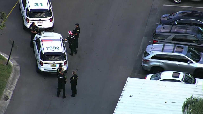 Part of Orange County condo complex taped off; deputies on scene