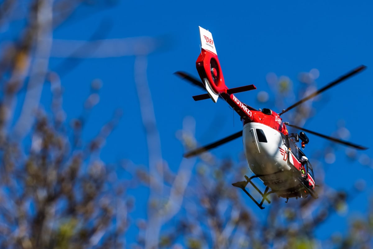 Heftiger Unfall auf der A3: Biker schwer verletzt in Klinik geflogen ...