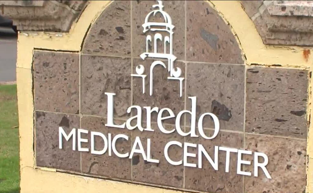 Nurse spreads holiday cheer through whiteboard art at Laredo Medical Center