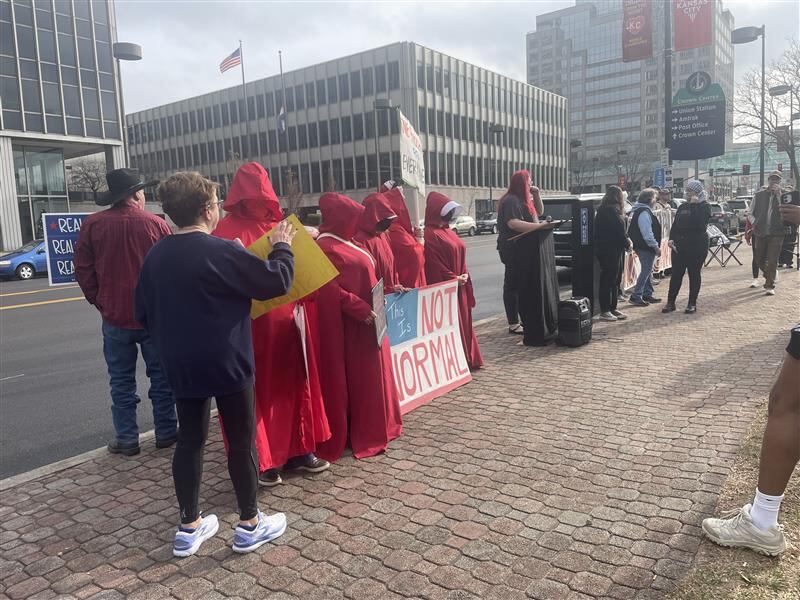 Group protests dozens of ICE detainments at Kansas City immigration ...