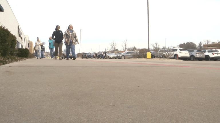 West Michigan shoppers race to stores as last-minute dash marks a busy ...