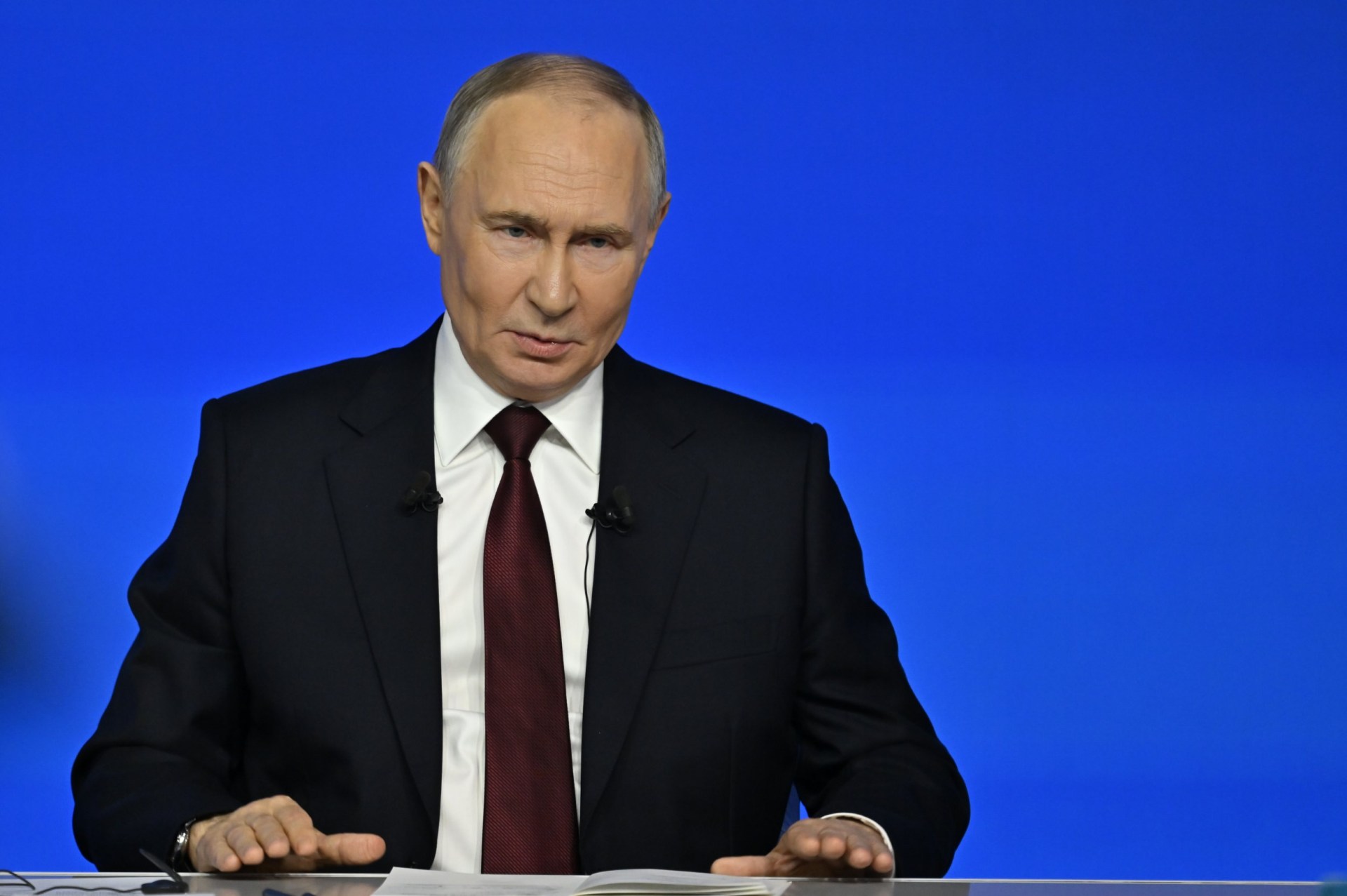 Zelensky's defiant Christmas call amid Ukraine strife