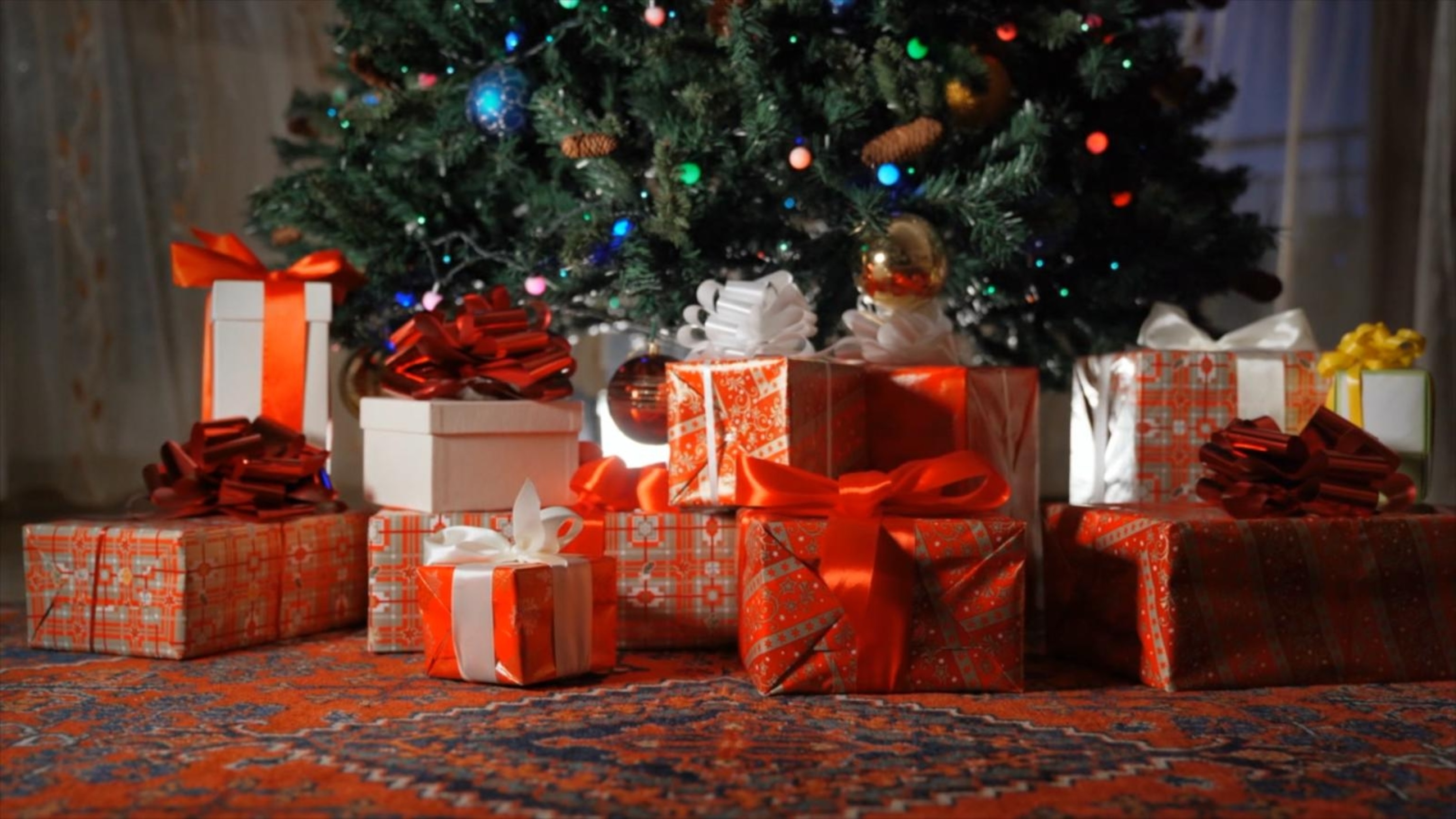 Stores open for last-minute Christmas gifts