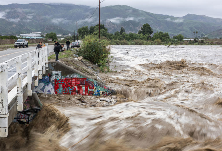 Photos: Storm slamming Southern California with flooding rains triggers ...