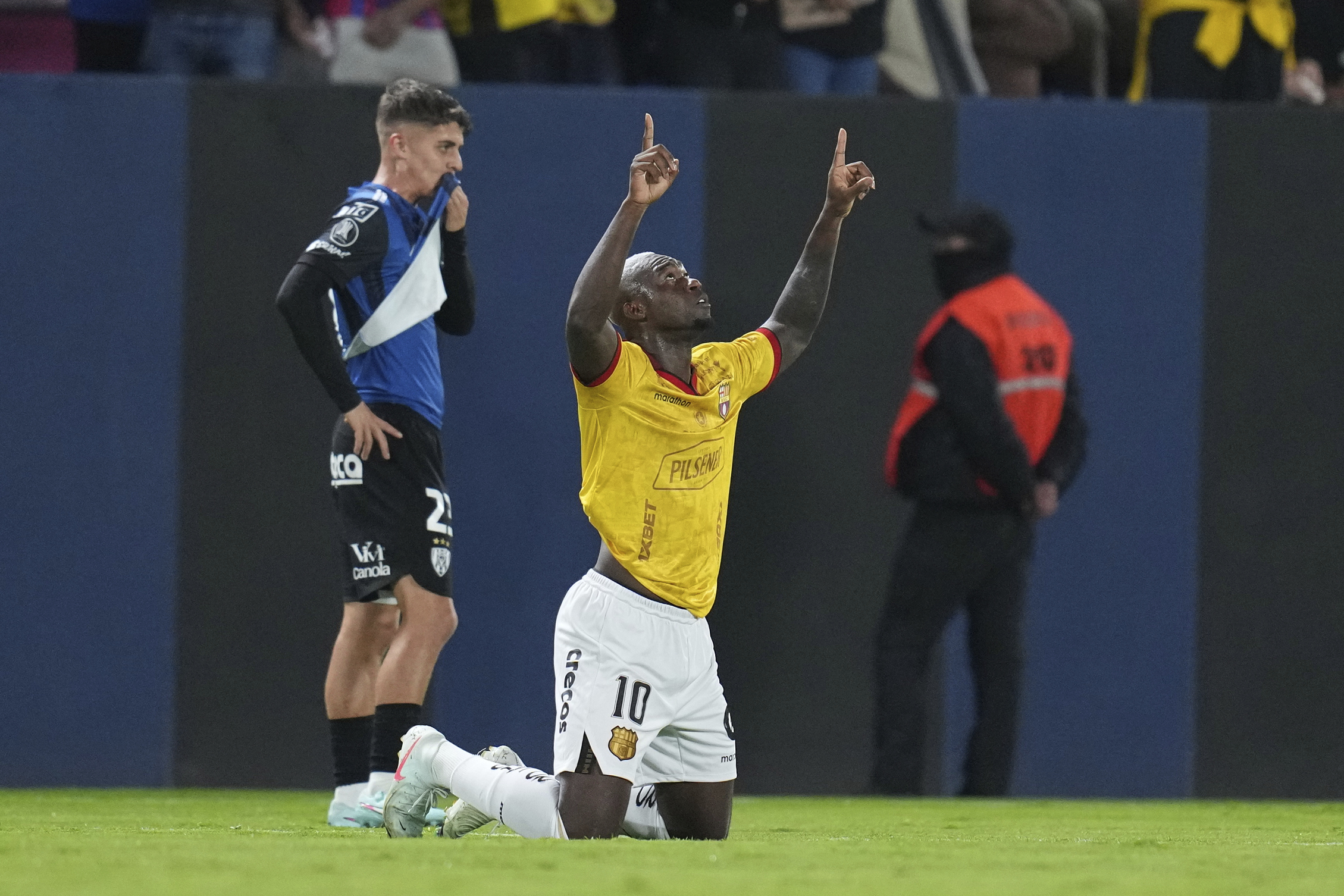 Futbolista Felipe Caicedo considera el retiro tras asesinato de Mario ...