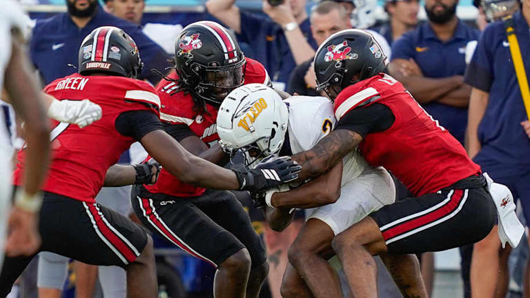 Louisville's PFF grades from the Boca Raton Bowl vs. Toledo