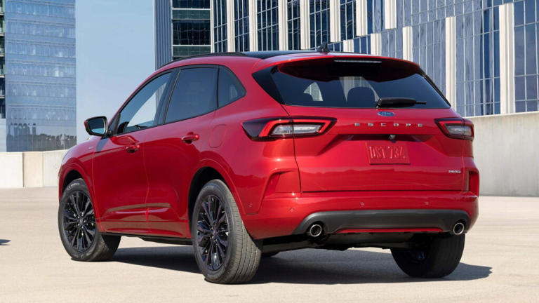 Ford just killed a popular SUV and dealers are not happy