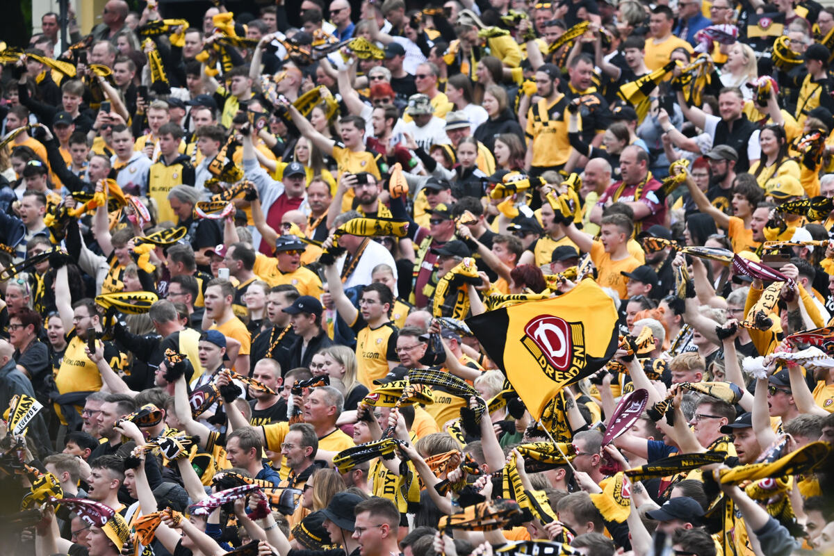 Aufstieg perfekt: Dynamo Dresden kehrt nach drei Jahren in die 2 ...