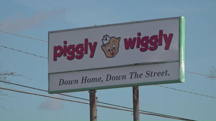 After delays, Piggly Wiggly prepares to open in Greensboro food desert
