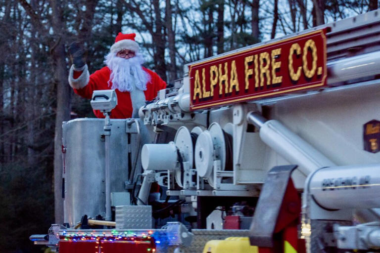 Alpha Fire Company escorts Santa Claus around State College for ...