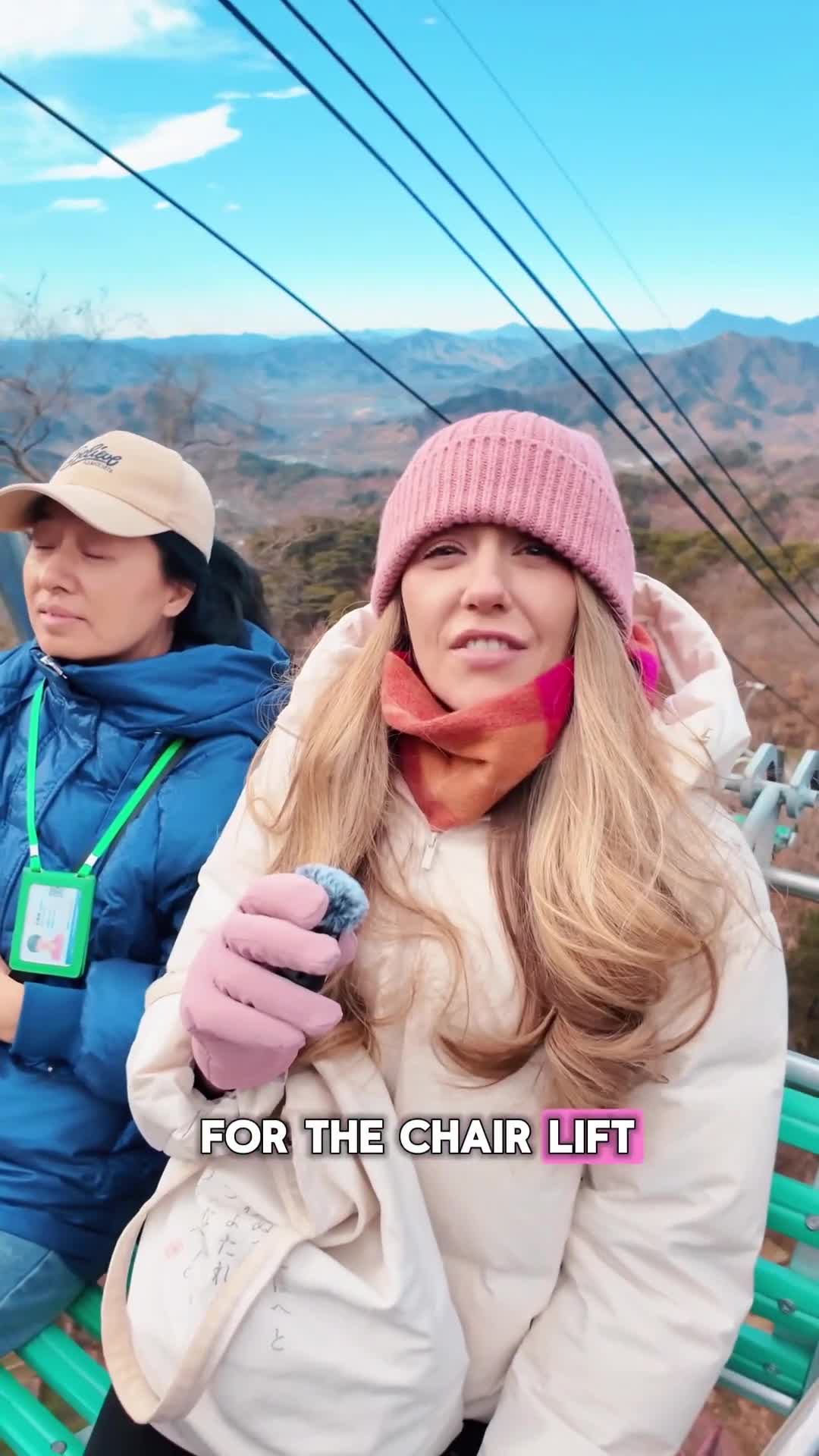 The best way to summit the Great Wall of China 🧐 Chair lift vs gondola ...