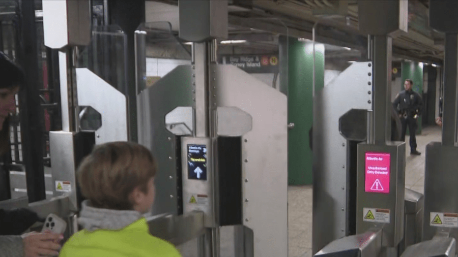Another new fare gate appears in New York City