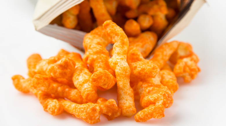 The likely reason Cheetos stain your fingers