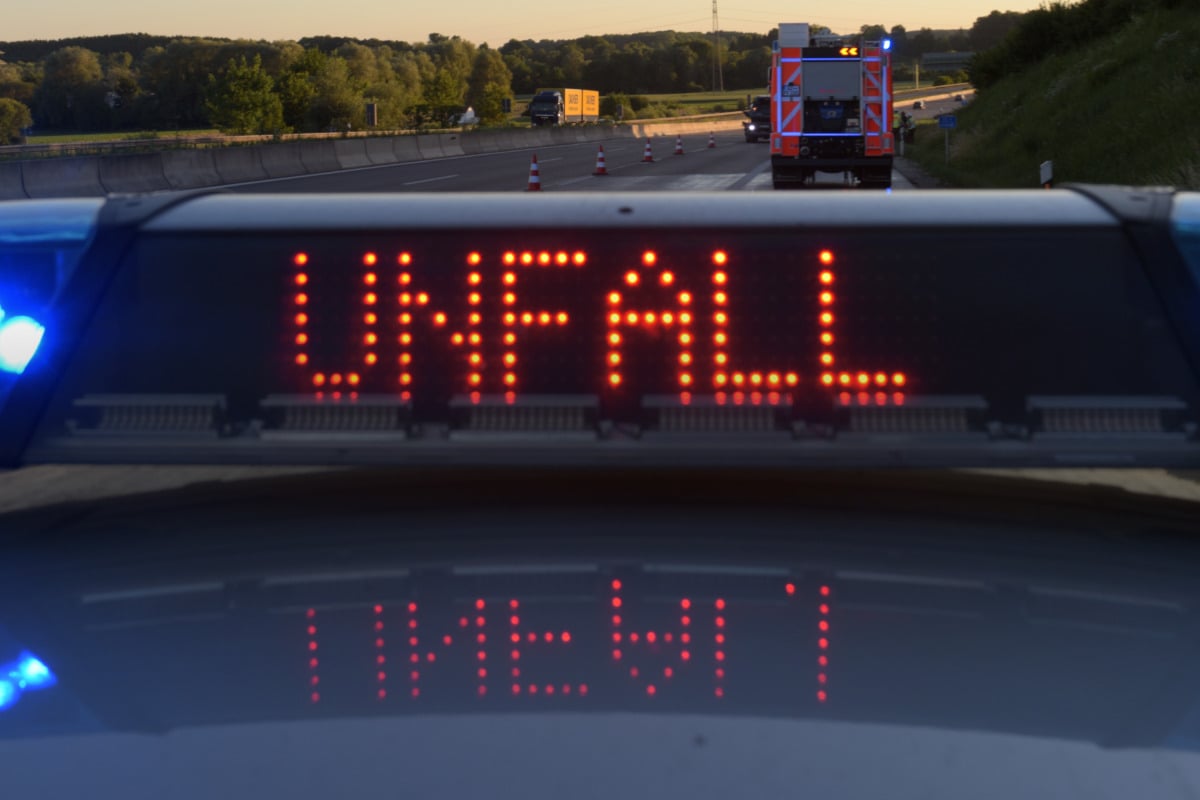 Chevrolet kracht auf A52 in Mazda: Fünf Verletzte - darunter auch eine ...