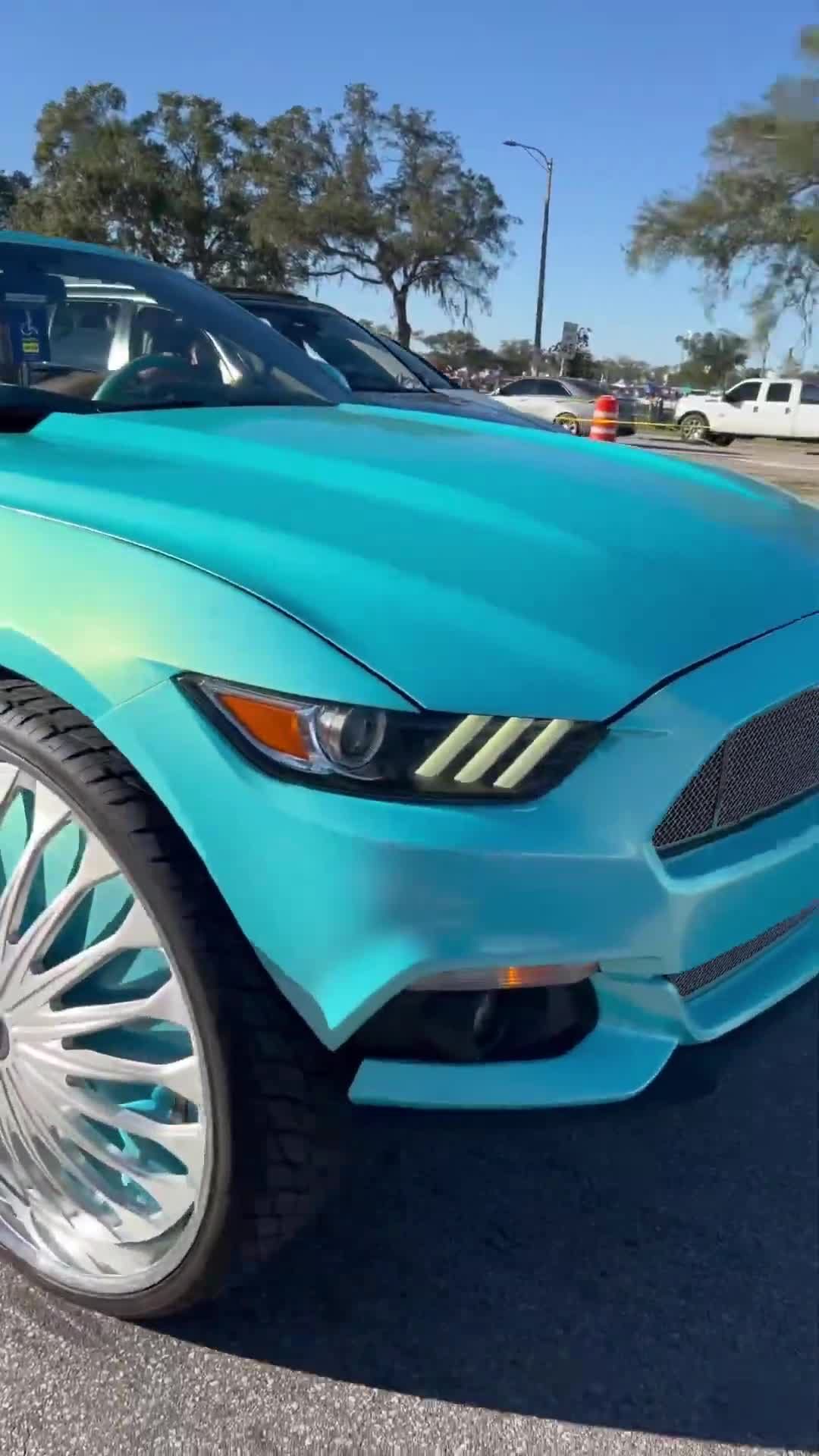 💦 Mustang vert ridin 32’s DUB floaters at Florida Classic