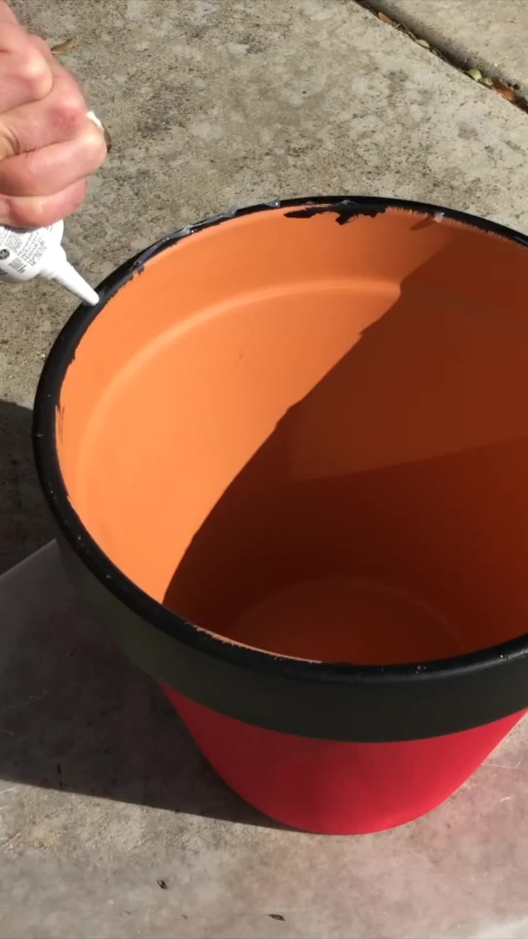 Grab 4 terracotta pots 🌲