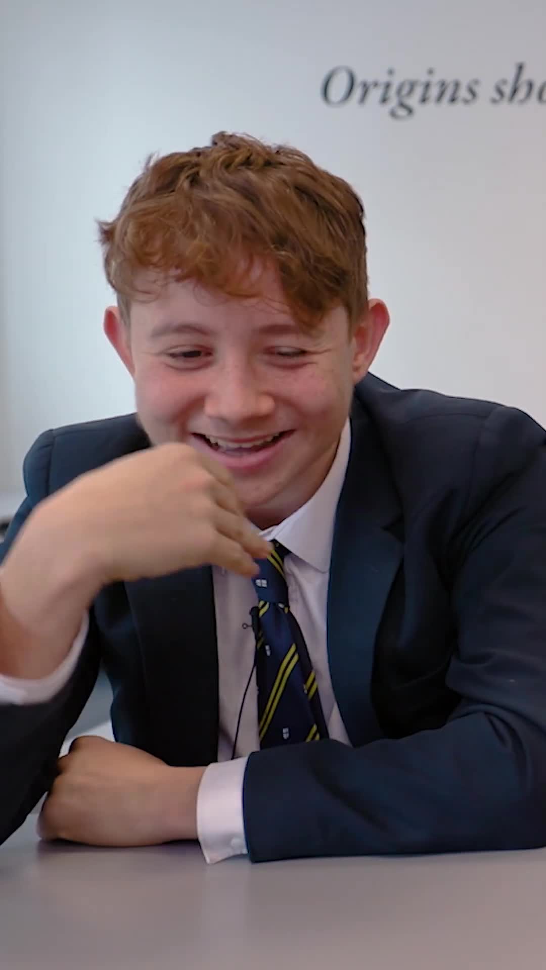 British students try American accents: Hilarious pronunciation challenge!