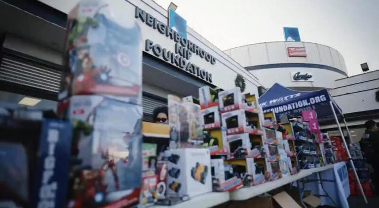 Nipsey Hussle’s Neighborhood Nip Foundation holds their first Christmas ...
