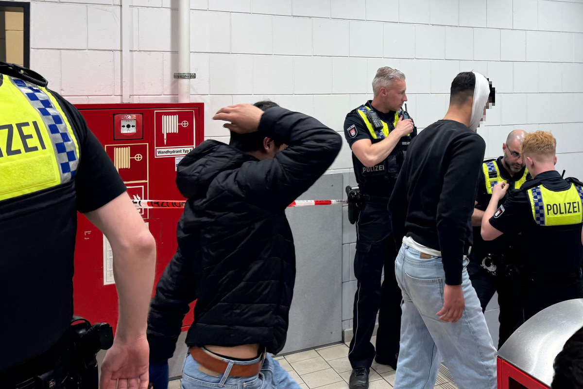 Messerattacke in Hamburg: Teenager wird im Gesicht verletzt