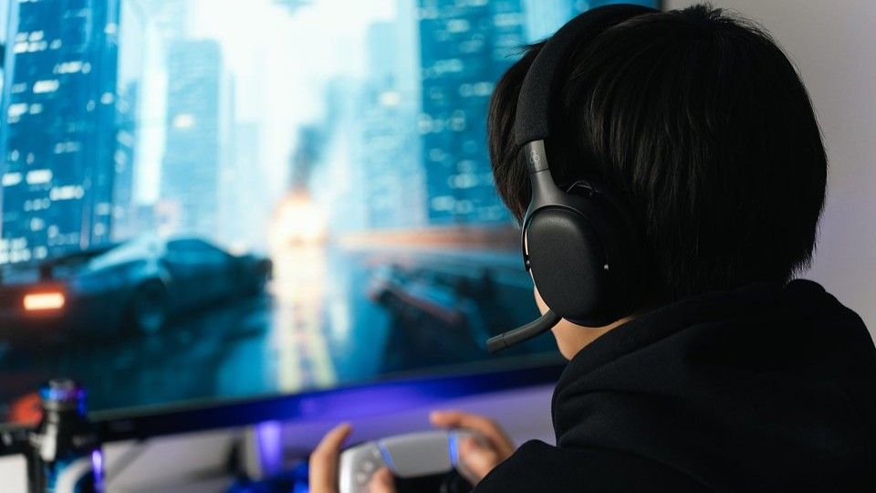 Final is bringing out a surprisingly classy gaming headset with loads ...