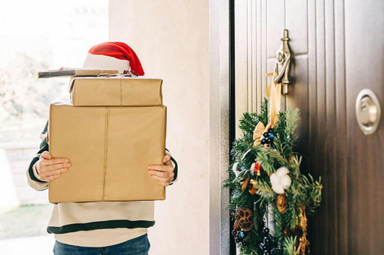 An Post issues reminder over final Christmas postal dates for letters ...