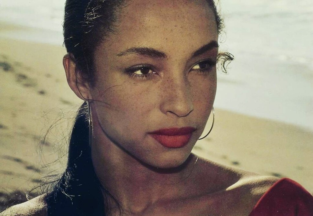 Cómo vestir como una 'Sade girl': guía para traer el estilo de los 90 ...