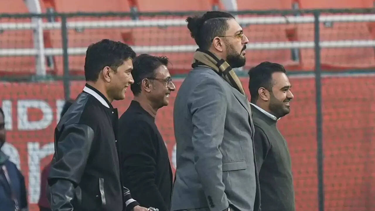 IND vs SA: Yuvraj Singh, Harmanpreet Kaur honoured with stands at New ...