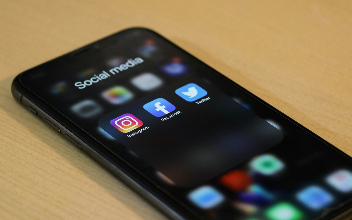 How to execute a social media detox to improve your mental well-being