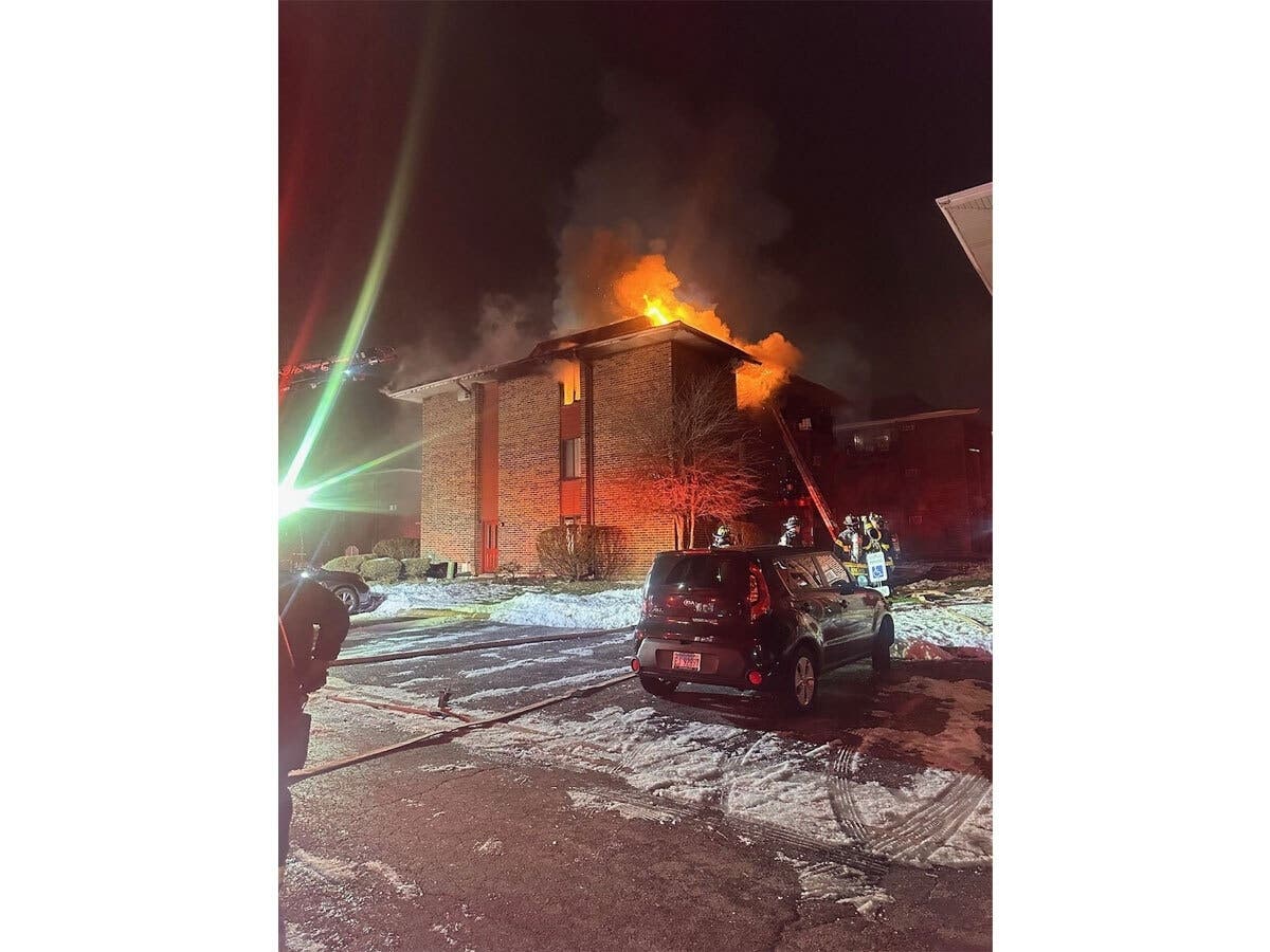1 injured, residents displaced in overnight apartment fire: Oak Forest ...