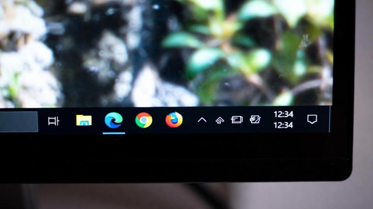 Spot these Windows icons? It's time to check your privacy settings ...